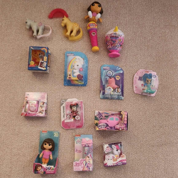 Toys | Zuru Mini Brands Mixed Series Lot 15 Miniatures Toys Collectable ...